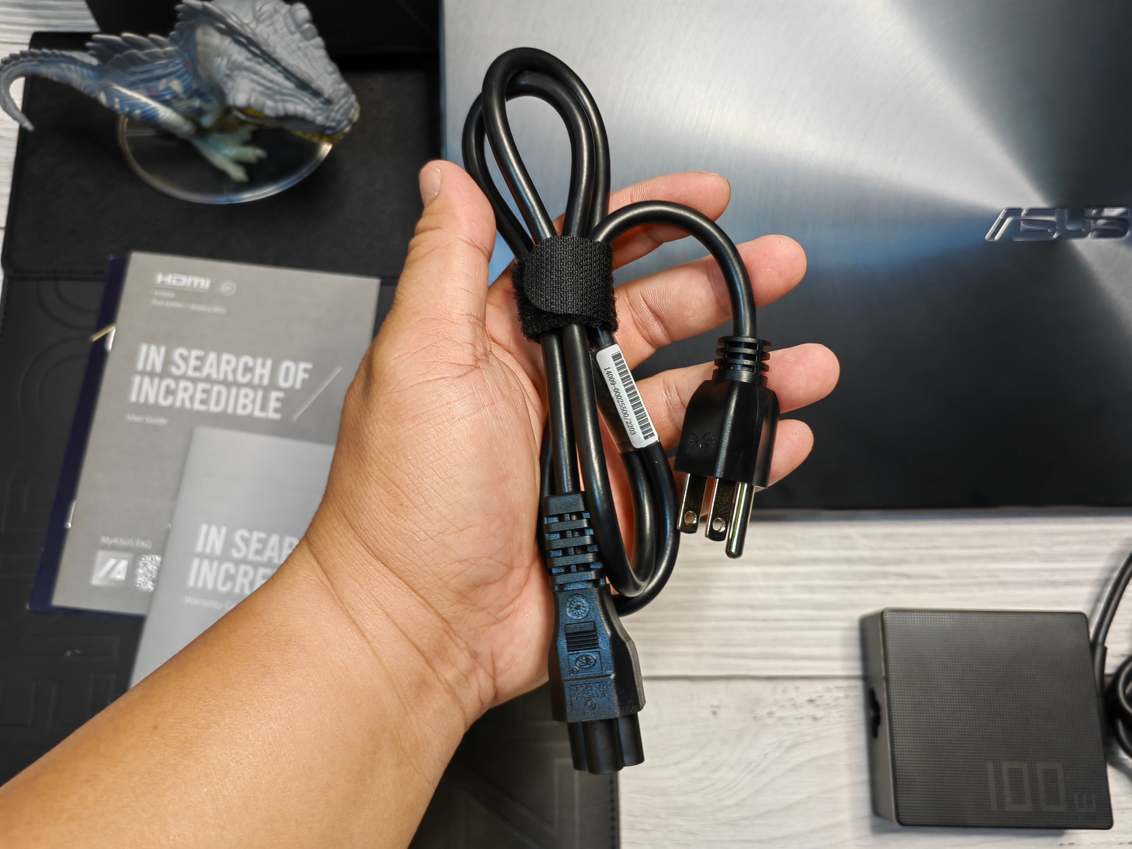 ASUS ZenBook 14X OLED (UX5401): UNBOXING and FIRST IMPRESSIONS - The ...